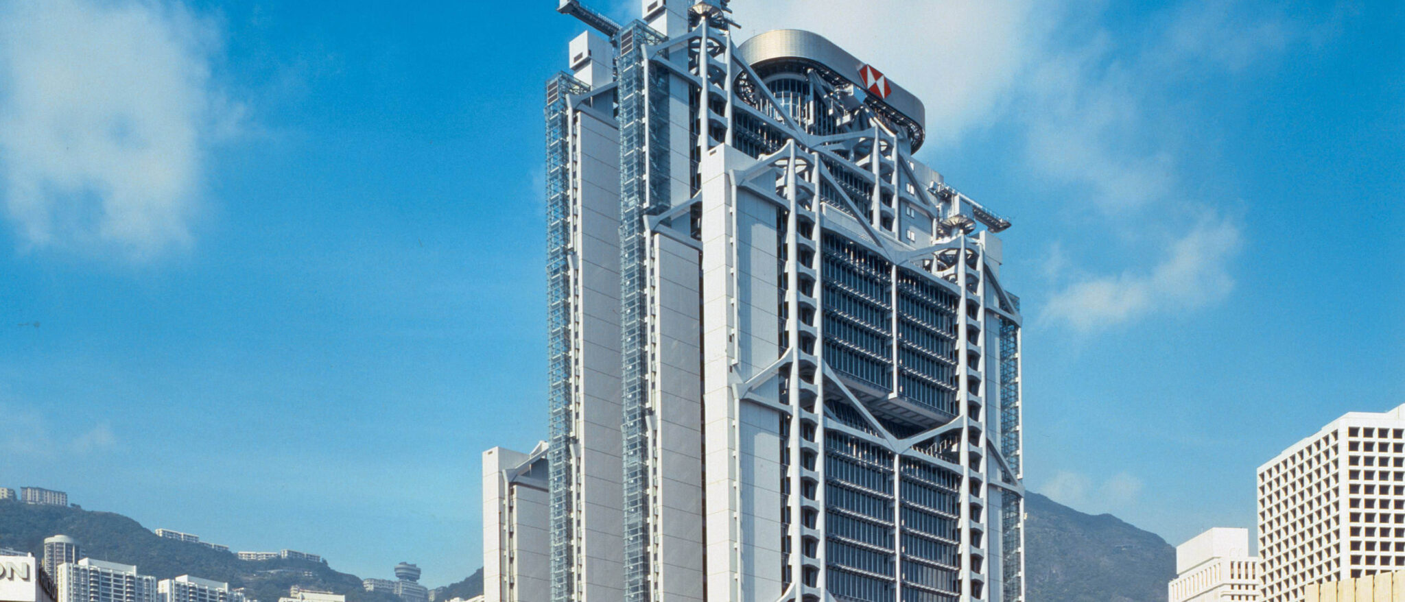 Day 10：香港汇丰银行总部大厦-诺曼·福斯特、理查德·罗杰斯 – 天玺的专栏